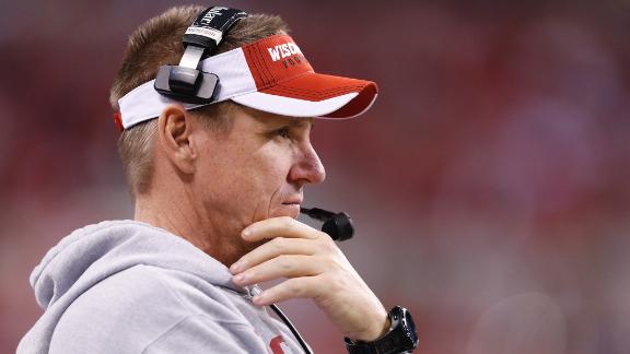 Barry Alvarez to coach bowl game - ABC13 Houston