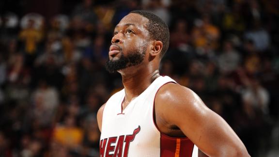 Dwyane Wade bruises knee, says injury 'could have been worse' - ABC7 ...