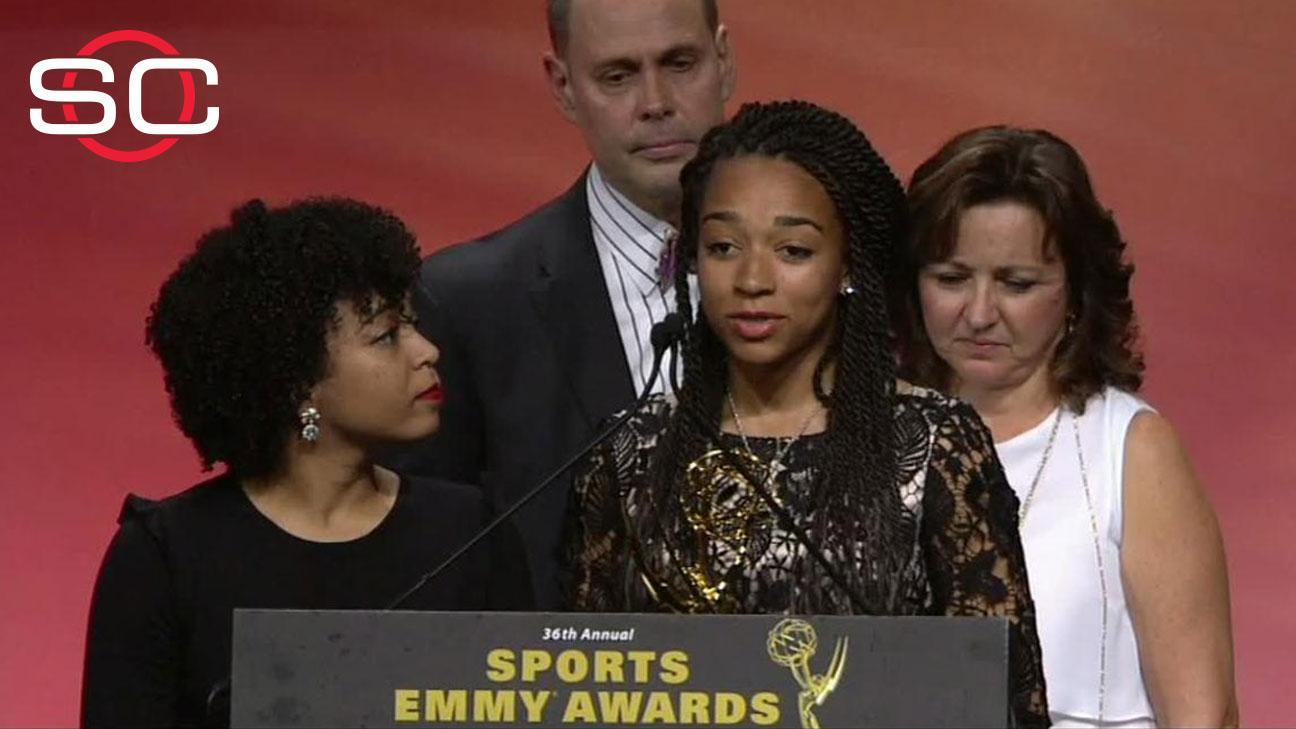 Ernie Johnson of TNT gives Emmy to Stuart Scott's daughters - ABC13 Houston