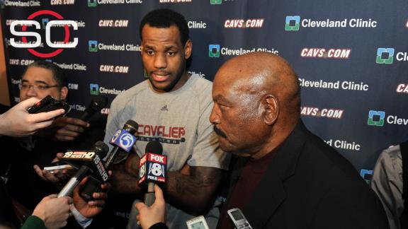 Jim Brown honored by LeBron James acknowledgement before Game 3 - ABC13 ...