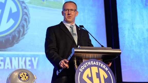 SEC commissioner to form group to help minimize conduct issues - 6abc ...