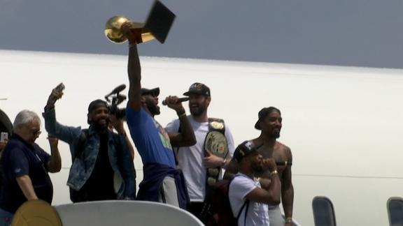 LeBron James, NBA champion Cavs greeted by thousands in Cleveland ...