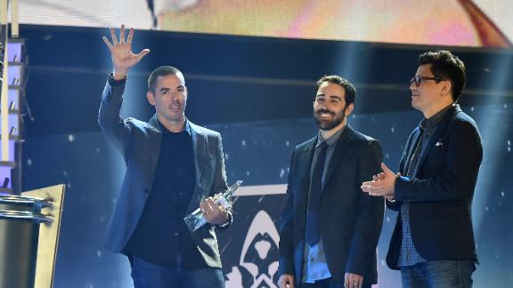 Riot's co-founder causes discord with comments on game patches, pla ...