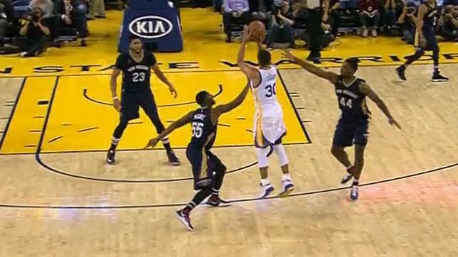 Stephen Curry hits 13 3-pointers to top personal best, set NBA mark - ABC13 Houston