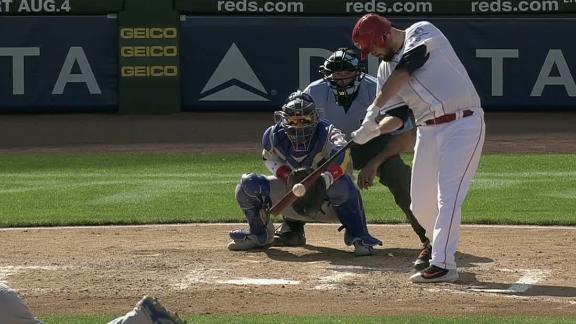 Stephens drives in 2 in debut, Reds beat struggling Cubs 5-3 - ABC7 Chicago