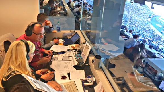 Rickie Ricardo, Spanish voice of Yankees and Eagles, in league of h ...