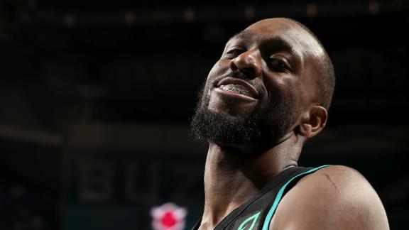 Walker's 37 points lift Hornets past Bulls 125-118 - ABC7 Chicago