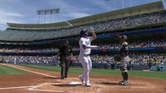 Stripling, Dodgers end 6-game skid with 7-1 win over Brewers - ABC7 Los ...