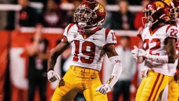 Rising scores on 2-pointer, No. 20 Utah tops No. 7 USC 43-42 - ABC7 Los ...