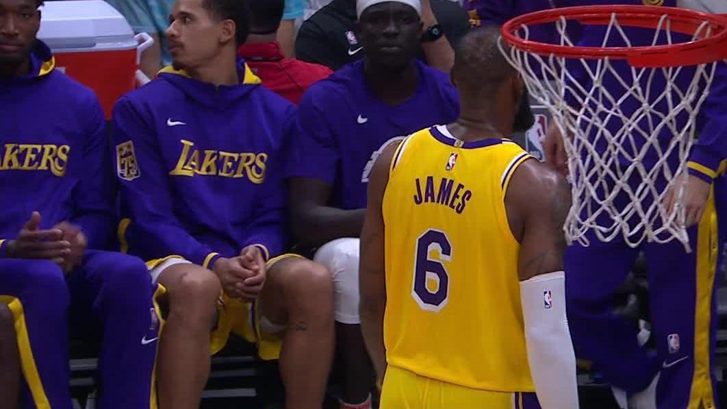 LeBron hurt late in Clippers' 114-101 win over Lakers - ABC7 Los Angeles