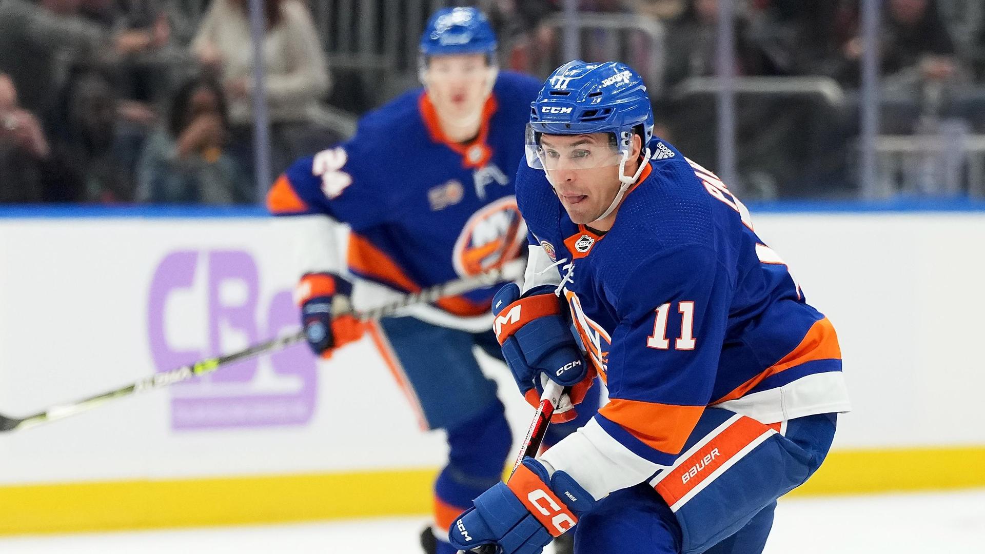 Parise scores in OT as Islanders beat Blue Jackets 4-3 - ABC7 New York