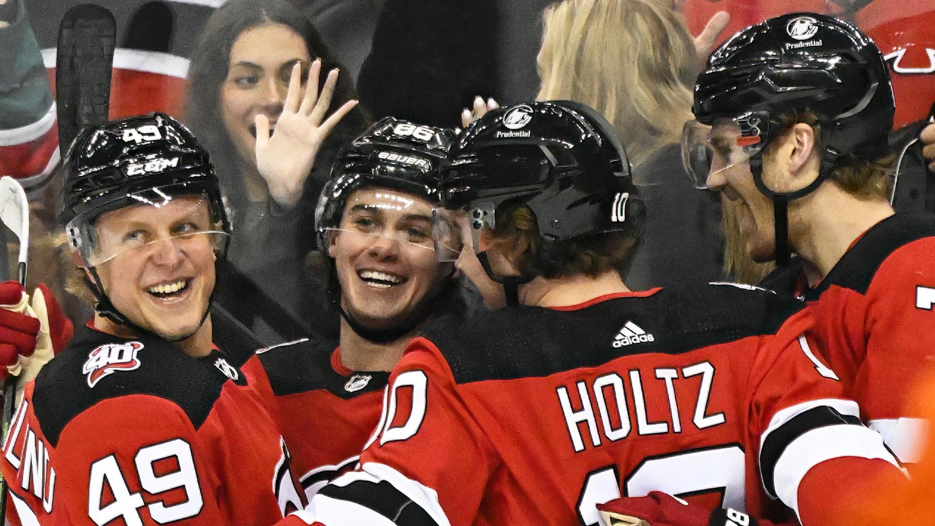 Hart, Flyers send Devils to 4th straight loss, 2-1 - ABC7 New York