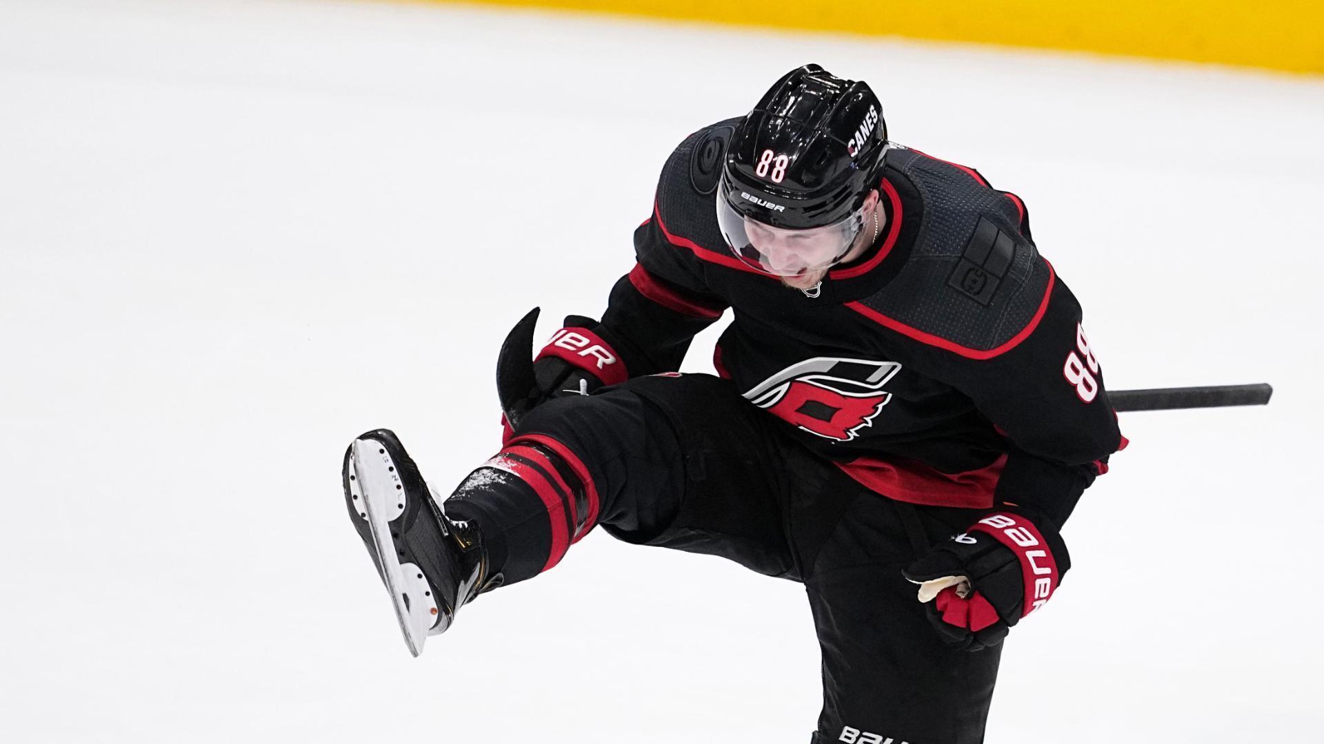 Hurricanes top Stars in OT to win matchup of 1st-place teams - ABC11 ...