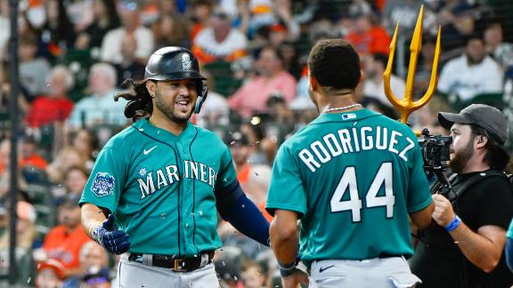Suárez hits two-run homer as Mariners hold on for 7-6 win over Astros ...