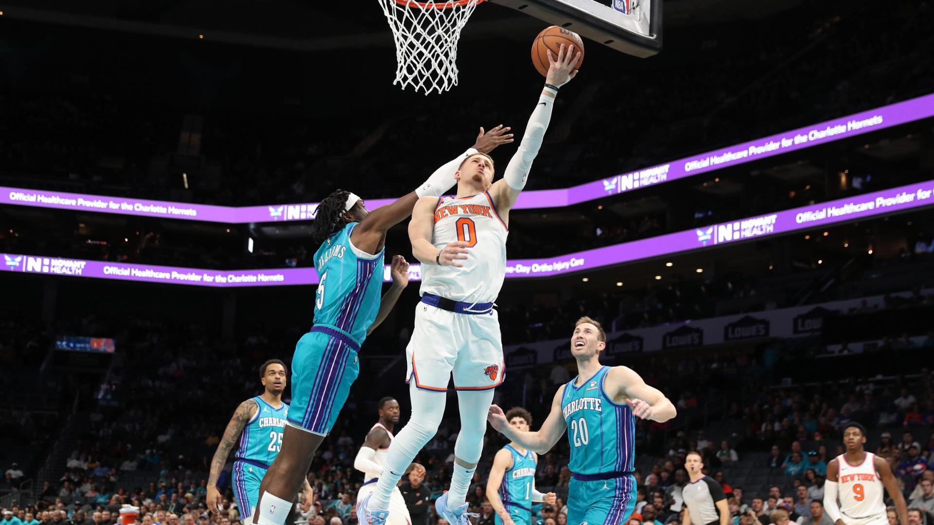 Jalen Brunson scores 32 points, leads Knicks past Hornets for 3rd straight victory - ABC7 New York