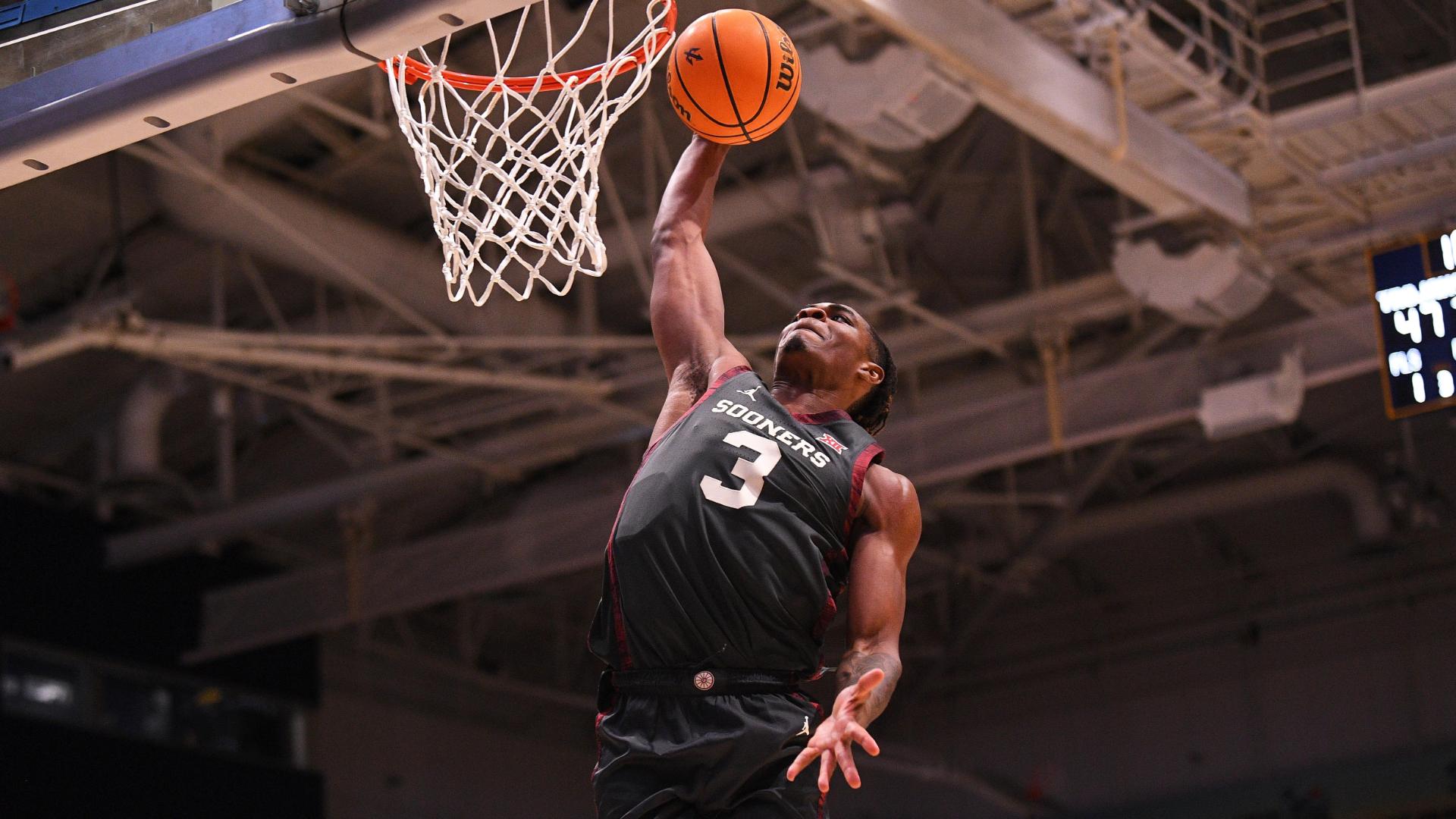 Oweh scores on tip-in with 1.4 seconds left to give Oklahoma a ...