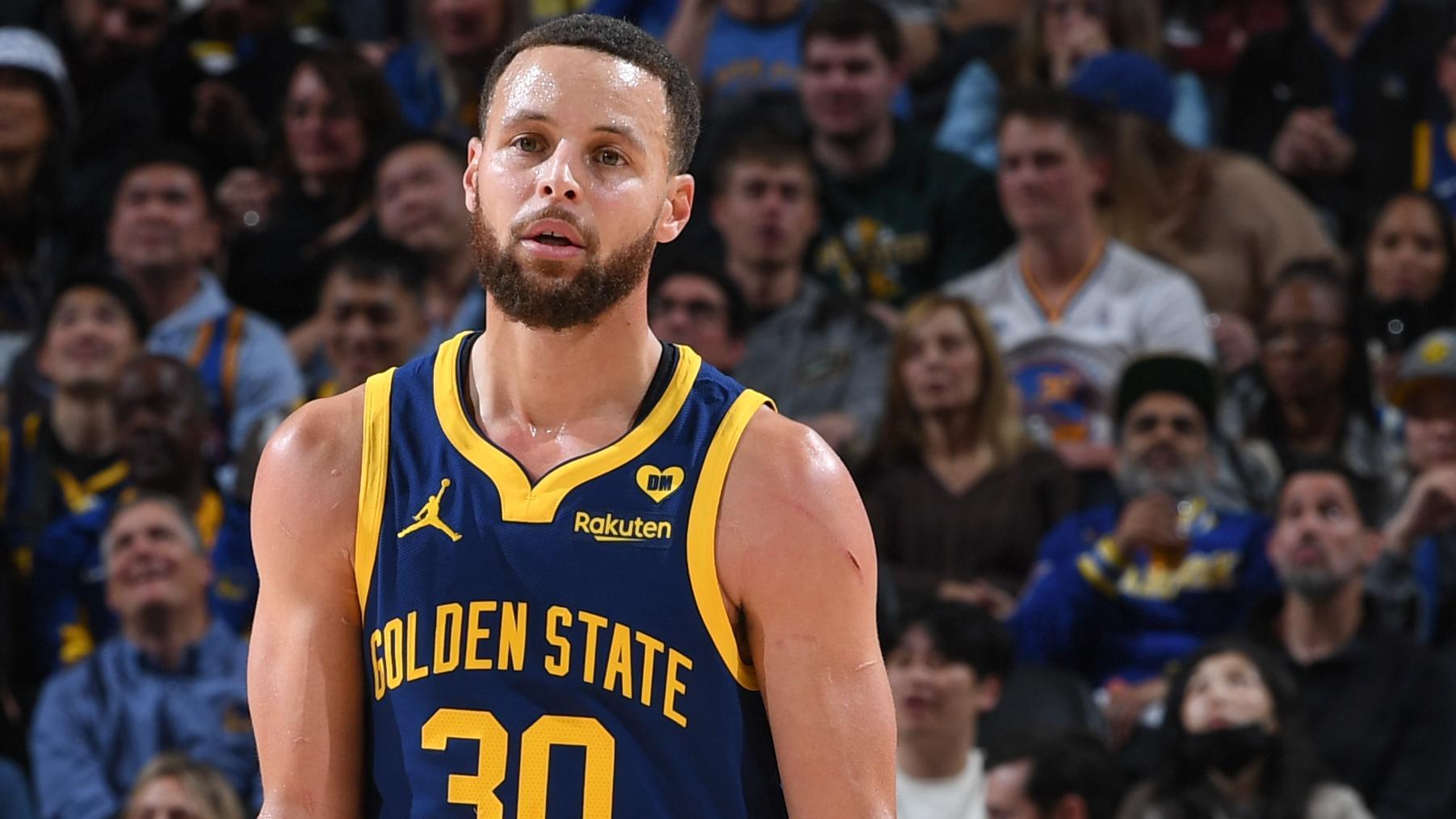 Sabonis dunks with 22 seconds left, Curry loses ball as Kings hold on ...