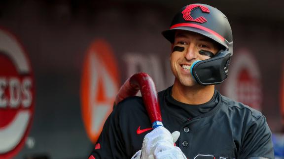 Díaz gets 1st big league save since October 2022 as Mets hold off Reds ...