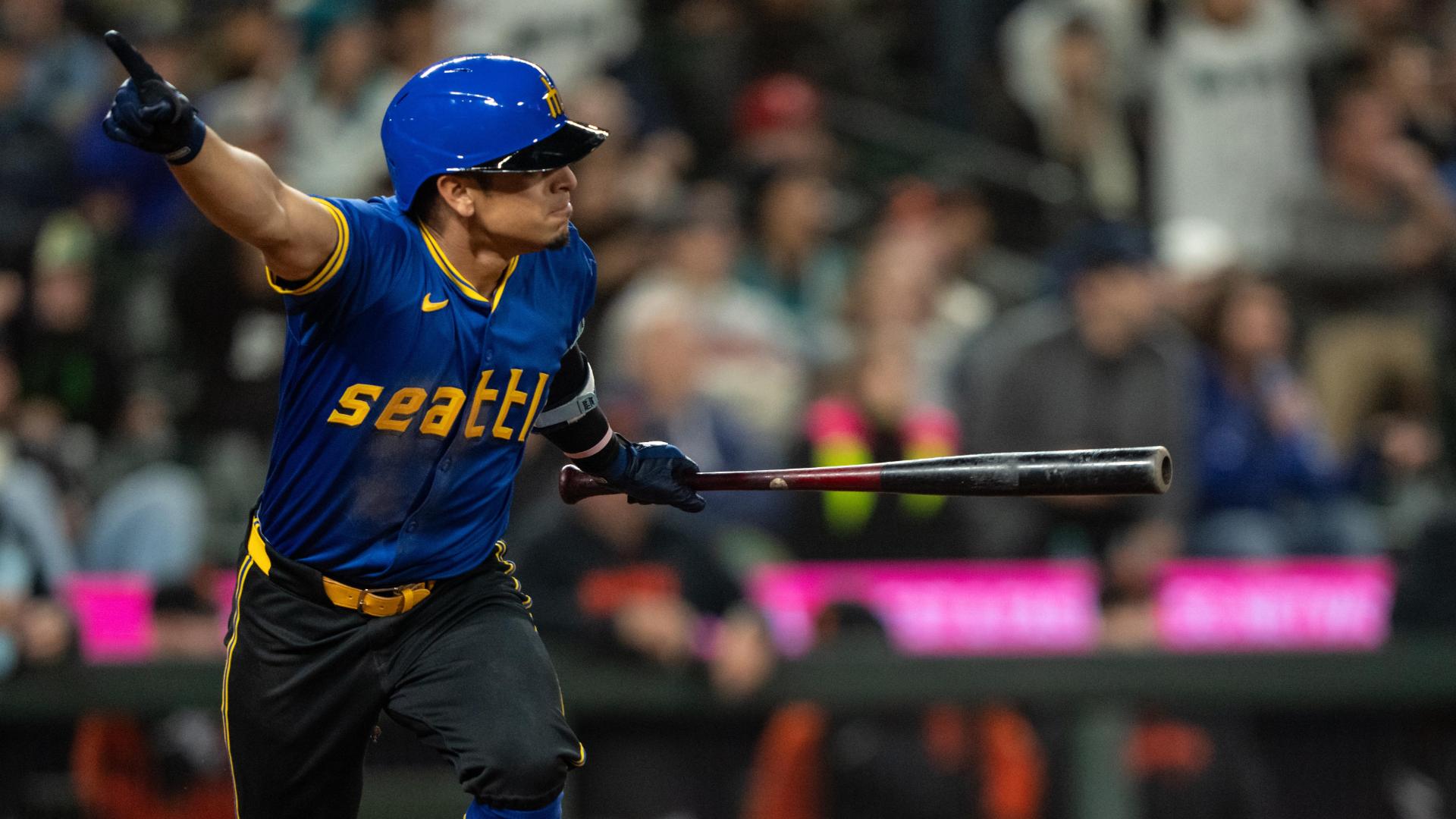 Mariners rally late to beat Giants 6-5 in 10 and give manager Dan ...