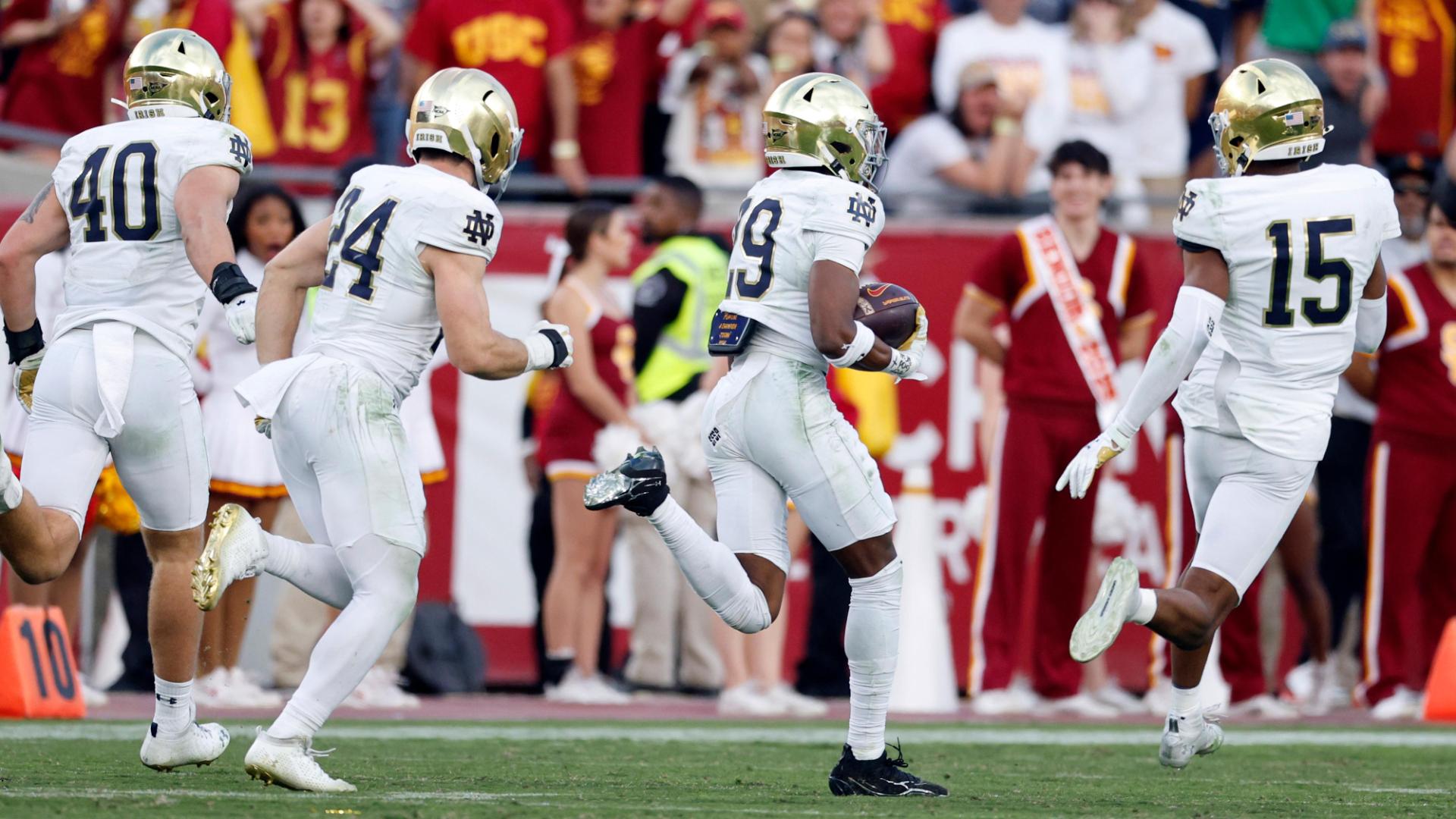 No 5 Notre Dame Punches Cfp Ticket With 2 Late Interception Return Tds