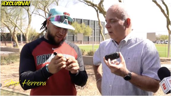 José Herrera explica cómo funciona el "Pitch Com" en MLB - ESPN Video