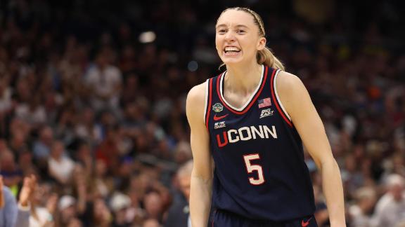 Paige Buecker consigue un doble con falta adicional - ESPN Video