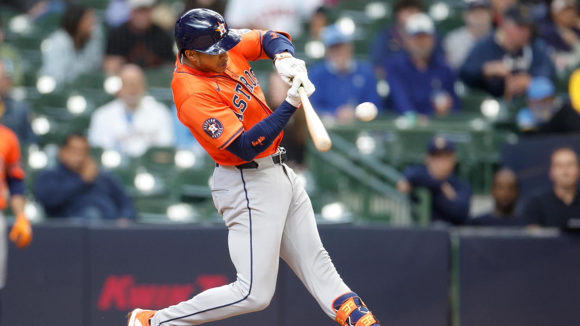 Robbie Ray pitches 6 effective innings as the Giants beat the Cubs 3-1 ...