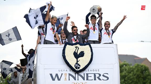 Tottenham presume en las calles su trofeo de Europa League - ESPN Video