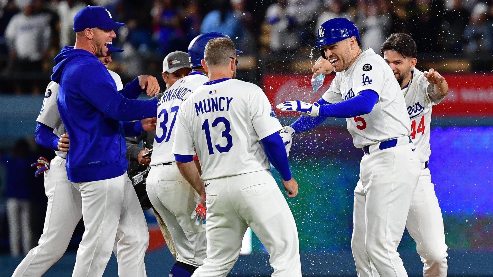 Muncy's 2 homers and Freeman's RBI double lift Dodgers over Mets 6-5 in ...