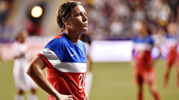 Abby Wambach, players drop World Cup turf suit - ABC7 New York