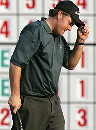 Mickelson ties course record, takes Bell South lead - ESPN