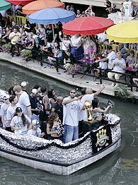 Fans, Spurs celebrate fourth NBA title in nine seasons - ESPN