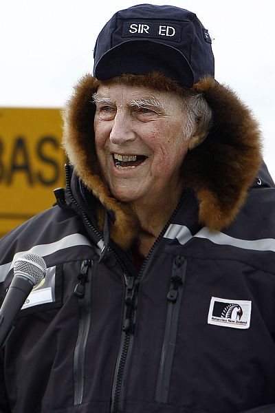 ESPN - Photos - Sir Edmund Hillary, first to climb Mount Everest, dies ...