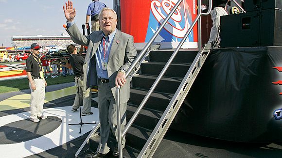 Lowe's notebook: Crew chief fires back - Racing - ESPN