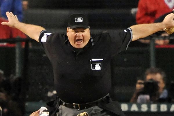 Missed calls cause ump switch for World Series