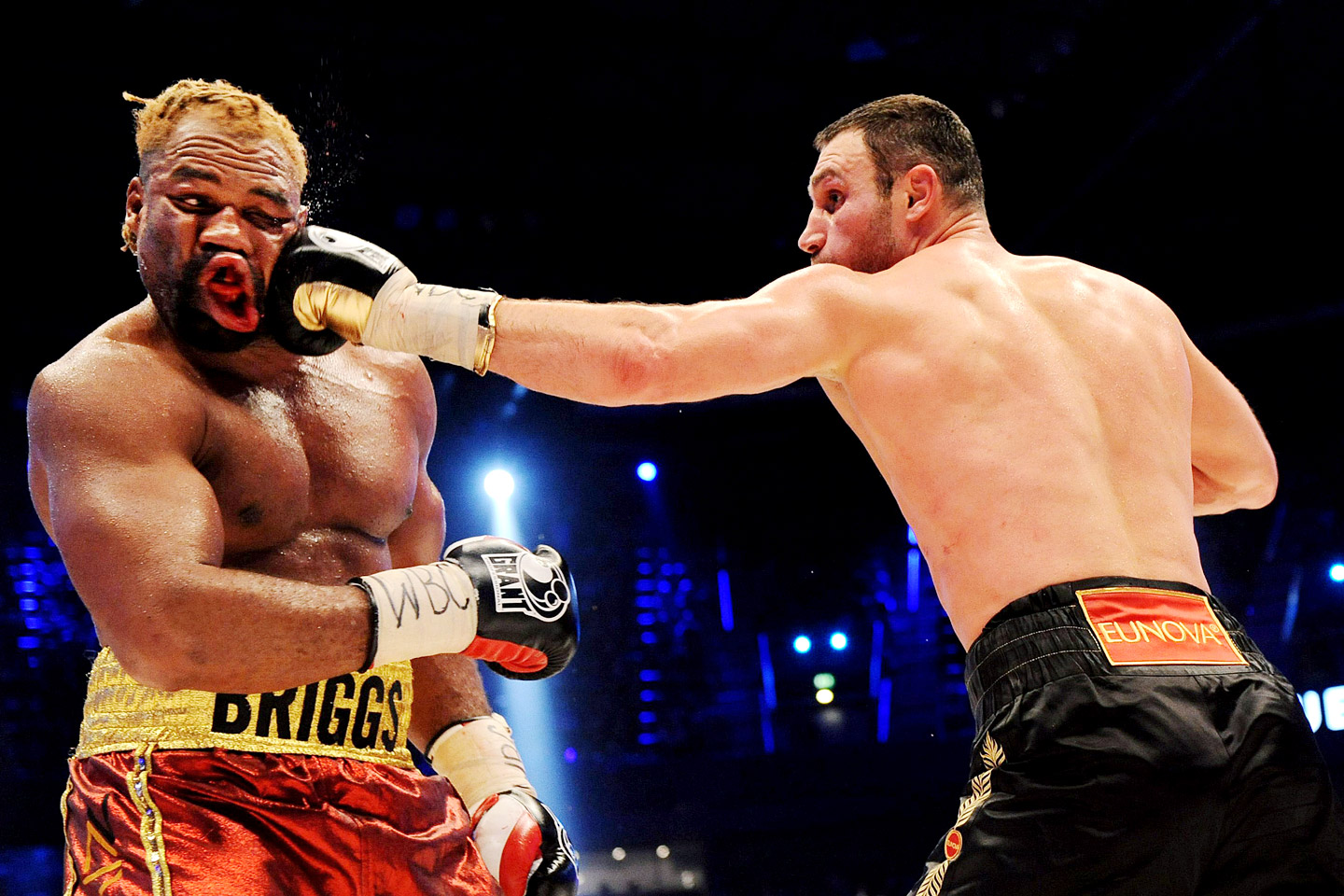 Brutal Brawl - Year In Photos - ESPN