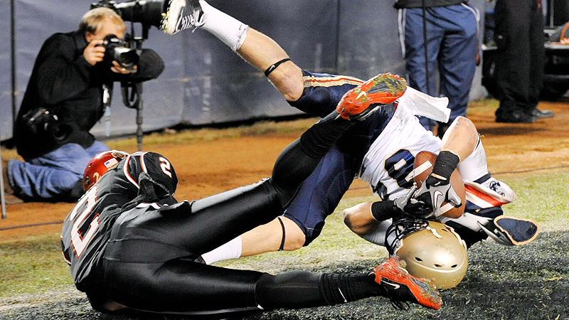 Twisted Touchdown - ESPN The Life: Photos of the Week Dec. 20-26, 2010 ...