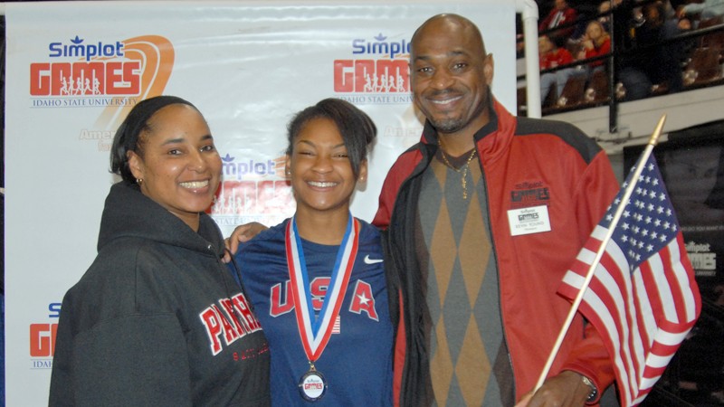 Simplot Trinity Wilson, mom and Andre Phillips - 2012 Simplot Donna ...