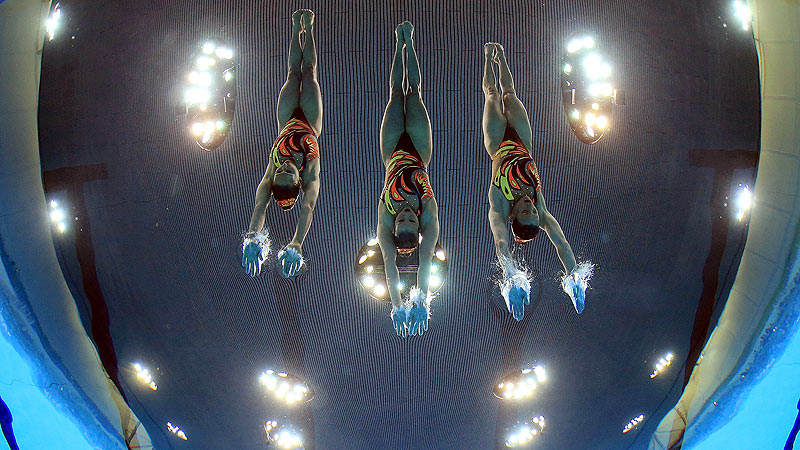 Splash Dance - ESPN Playbook: Photos of the Week April 16-22, 2012 - ESPN