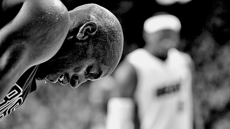 Player Prayer - ESPN Playbook: Photos of the Week May 28-June 3, 2012 ...