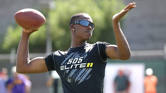 Troy Williams - Las Vegas Elite 11 regional gallery - ESPN