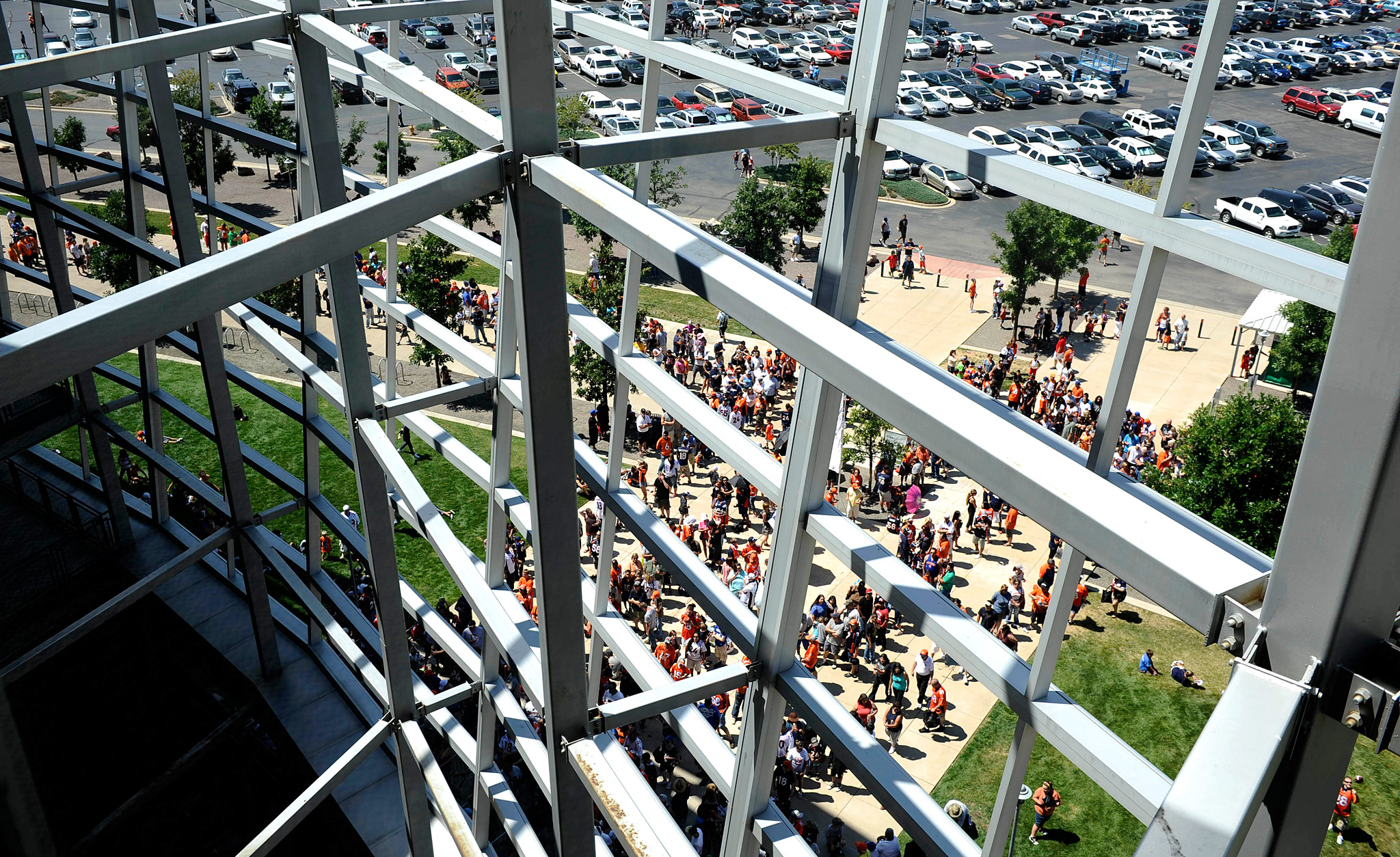 Mile High Mania - Fans at NFL Training Camps - ESPN