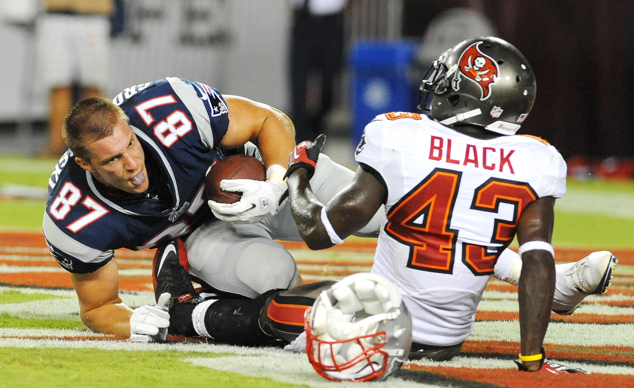 No Helmet, No Problem - NFL Preseason Week 3 Gallery - ESPN