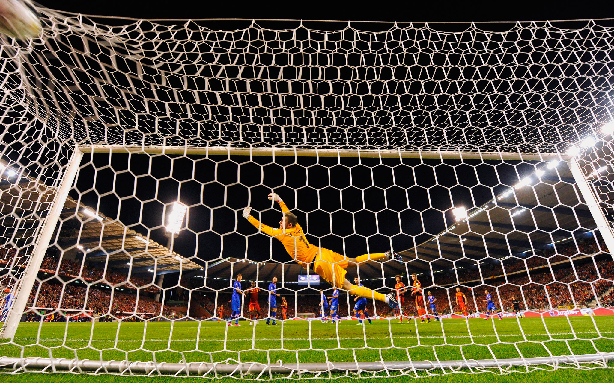 Belgium - Photos of the Day Sept. 12, 2012 - ESPN