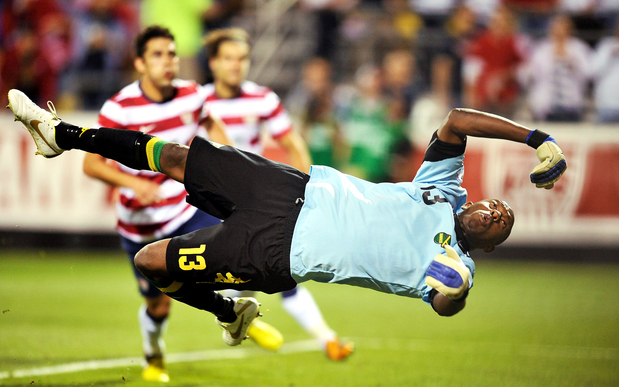 Dwayne Mille - Photos of the Day Sept. 12, 2012 - ESPN