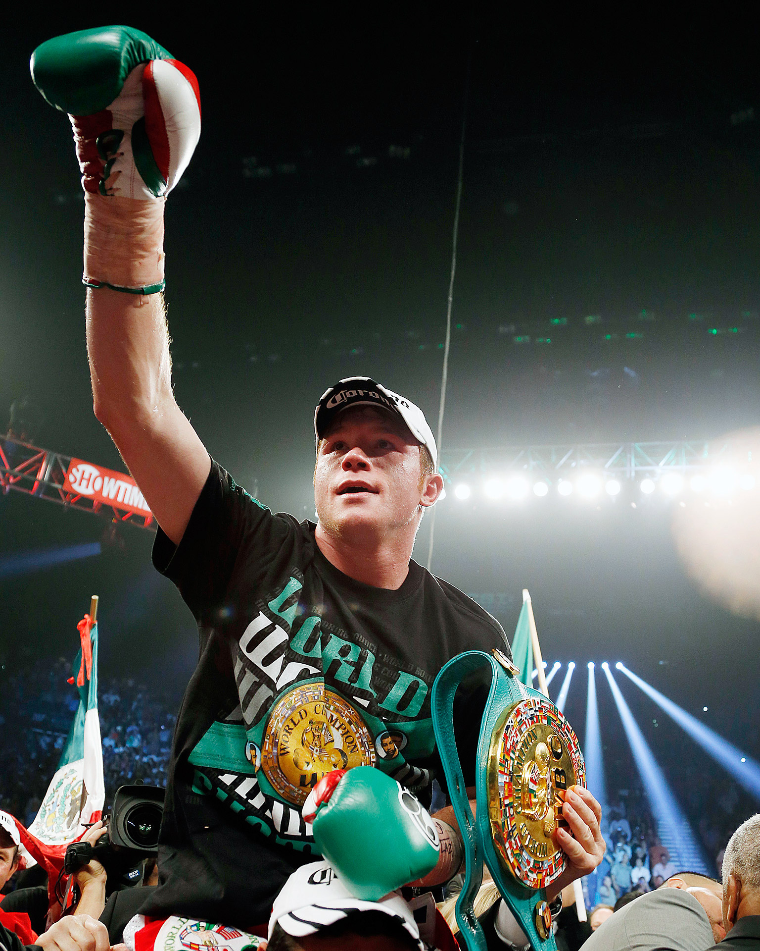 Canelo Alvarez-Josesito Lopez - Photo gallery: Julio Cesar Chavez Jr ...