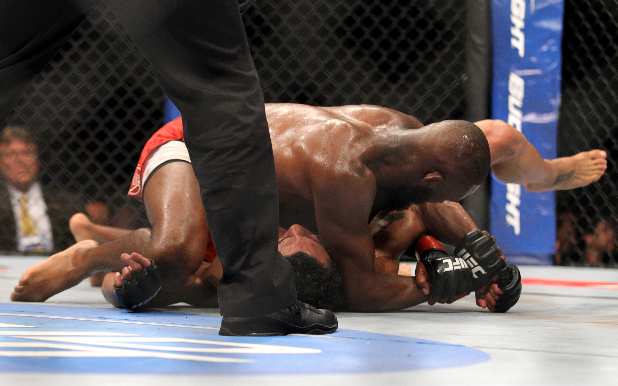 Jones beat Gus in grueling 5 rounds and Rumble beat him in less than 1 ...