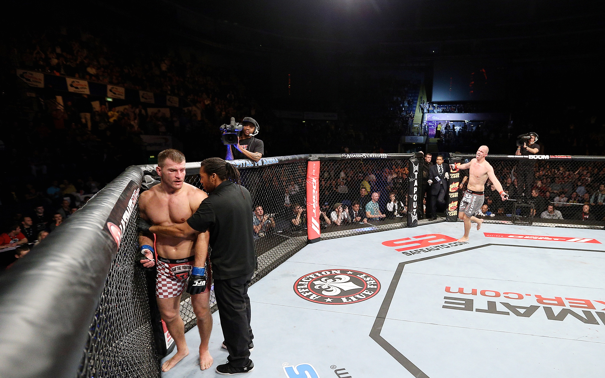 Party Knock(out) - Photos of the Day October 1, 2012 - ESPN