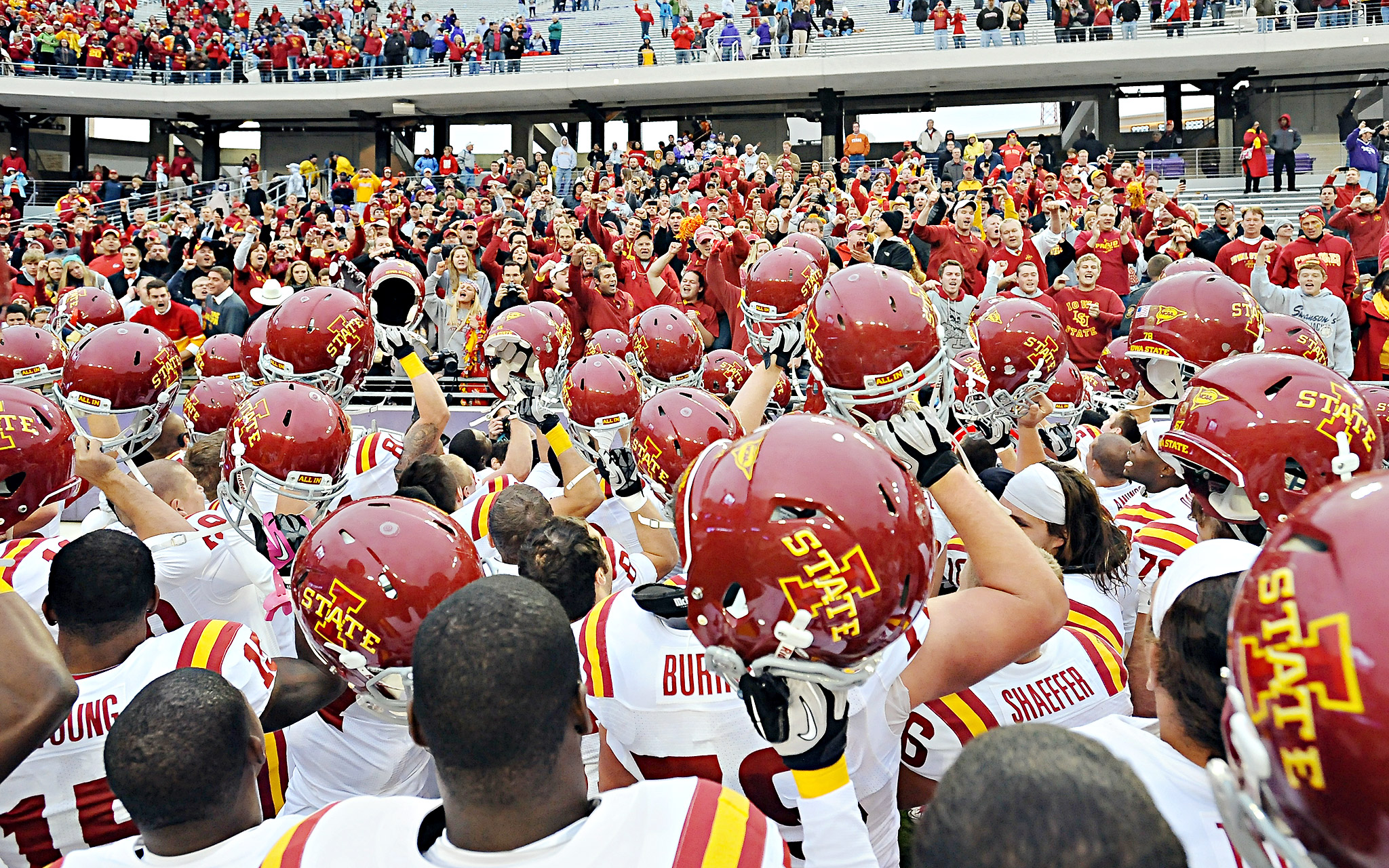 Cyclone Warning - Photos of the Day October 8, 2012 - ESPN