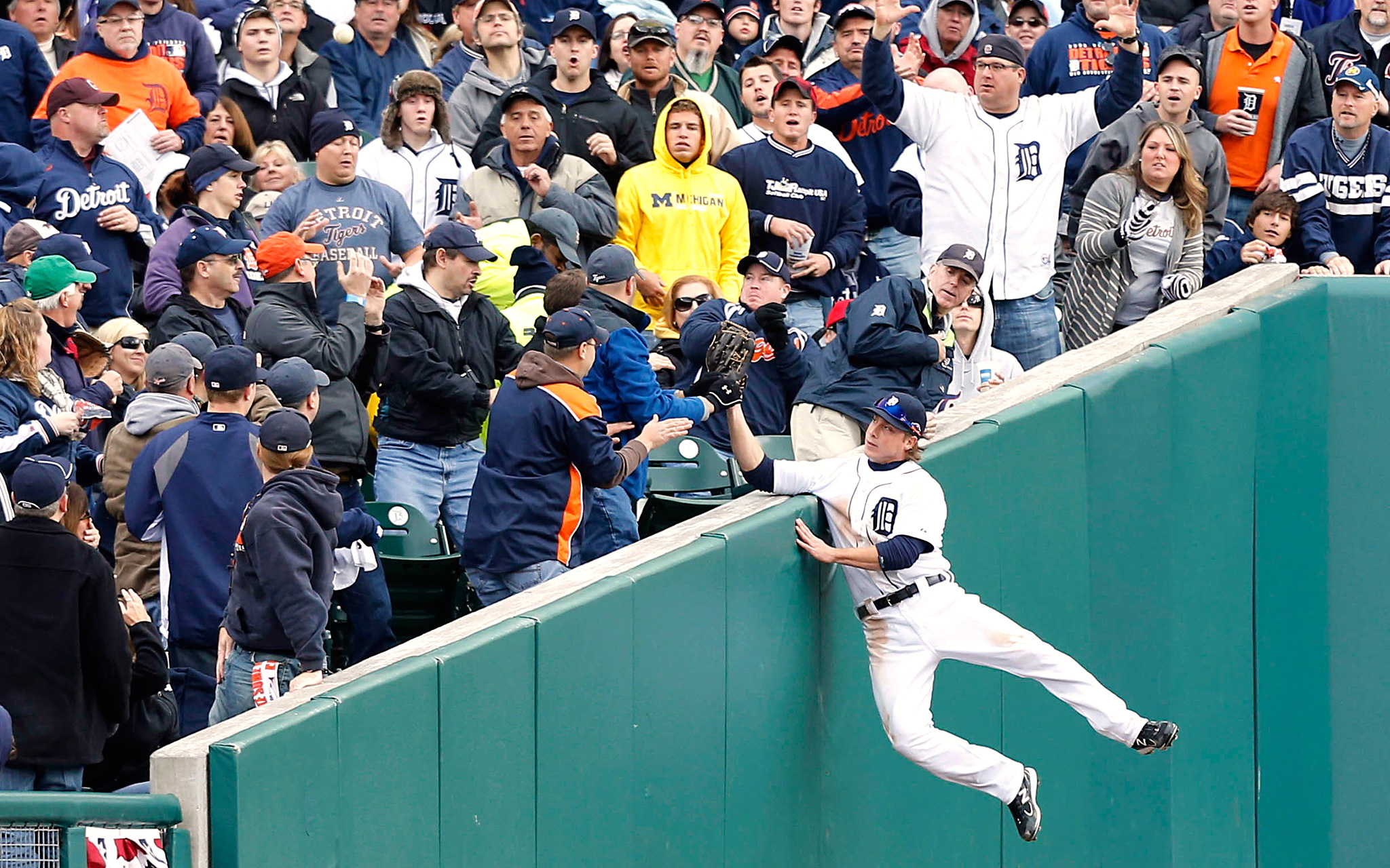 Afoul - Photos of the Day October 8, 2012 - ESPN